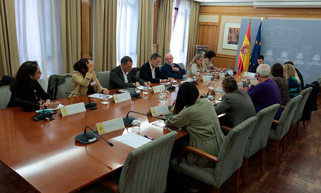 La 'ley Jane Goodall', la primera norma del mundo que protegerá los ...